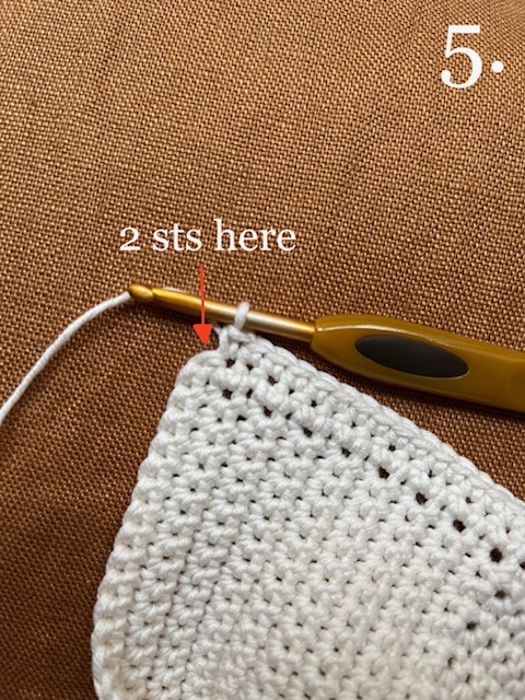 Simple crochet bralette – free crochet pattern – made by Vick