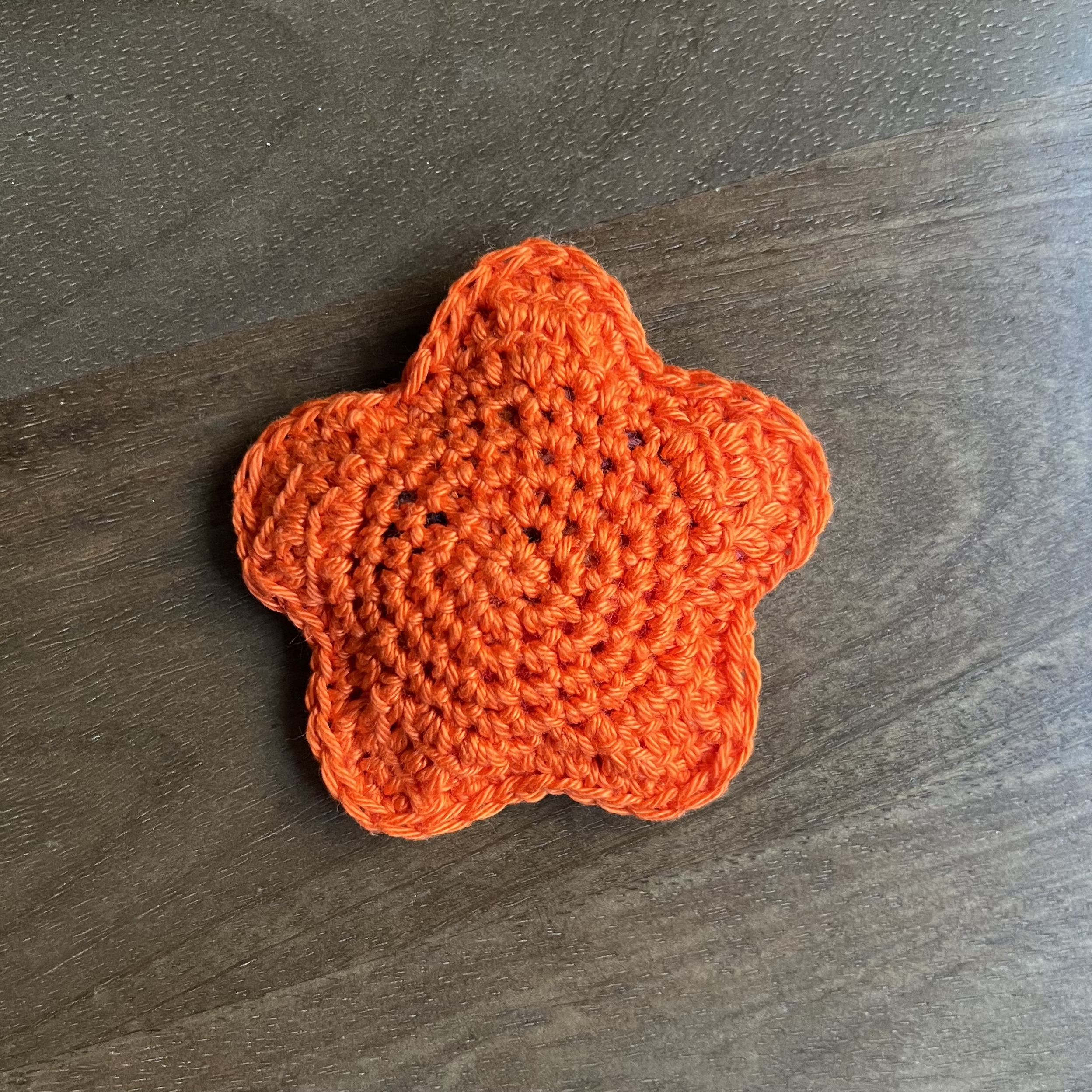 Crochet bag charms – 3 free patterns – made by Vick