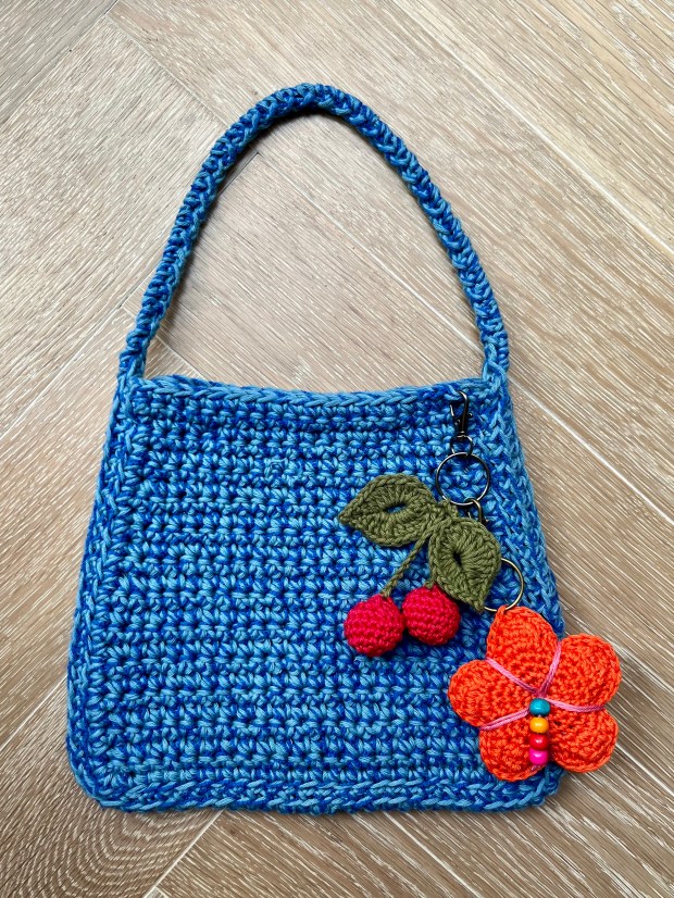 Crochet bag charms – 3 free patterns – made by Vick